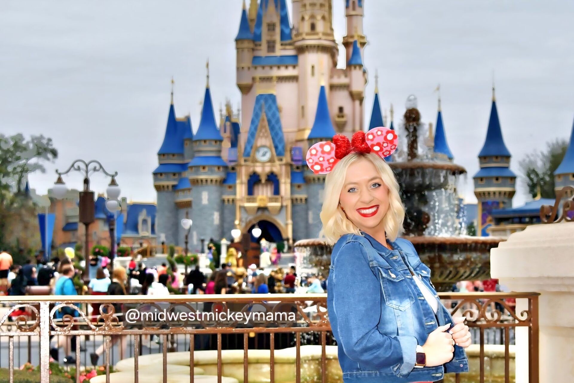How to Plan a Disney Vacation on a Budget : Tips to Save Big Without ...